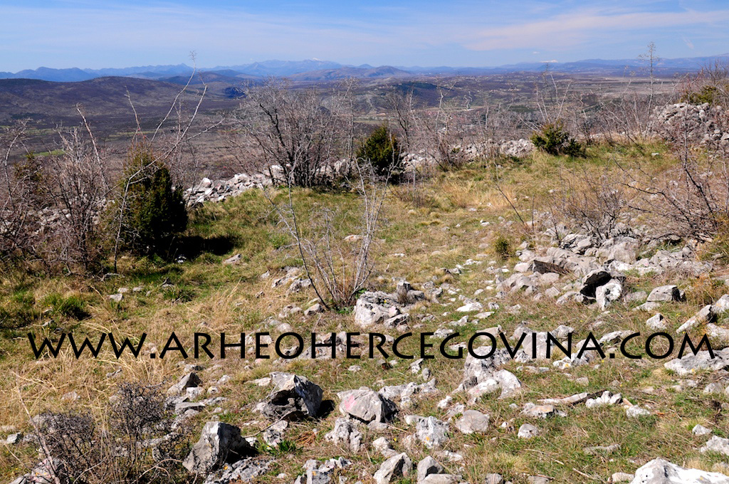 Gradinski lokalitet Vrsnik | Hercegovački arheološki portal